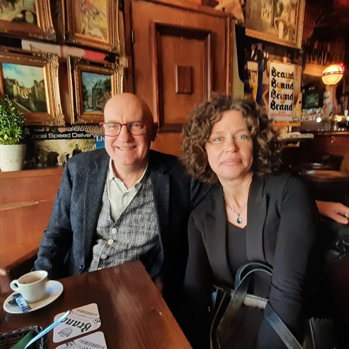 Atlas Contact Emma Curvers : Atlas Contact