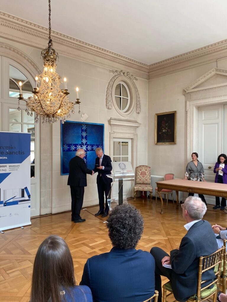 Jan Brokken ontvangt de Premio De Sanctis Europa - Atlas Contact ...